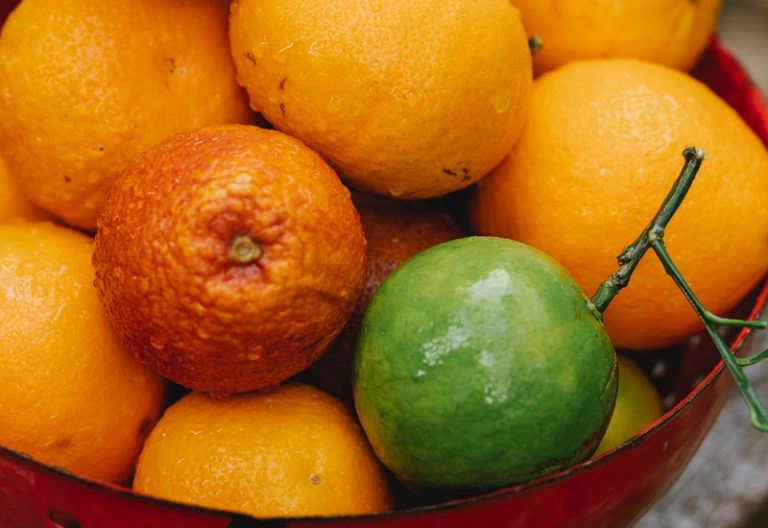 25 Fruits That Start with R That Will Leave You Drooling
