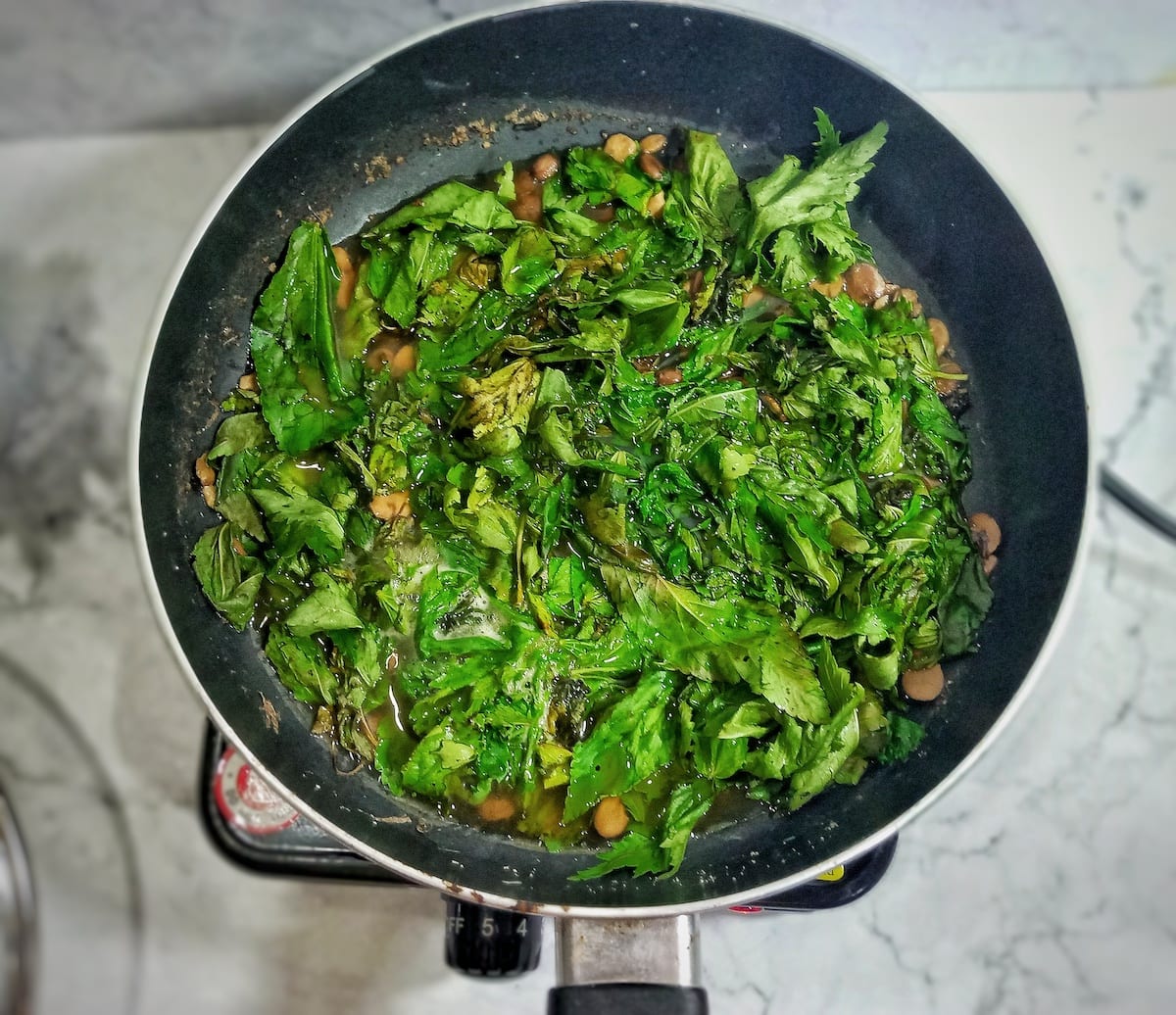 [VIDEO] Easy Nigerian Ewedu Soup: Jute Leaves Soup + Amala