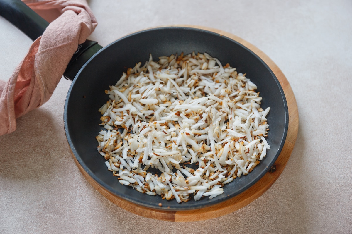 How To Make Crunchy Nigerian Coconut Candy (3 Ingredients)