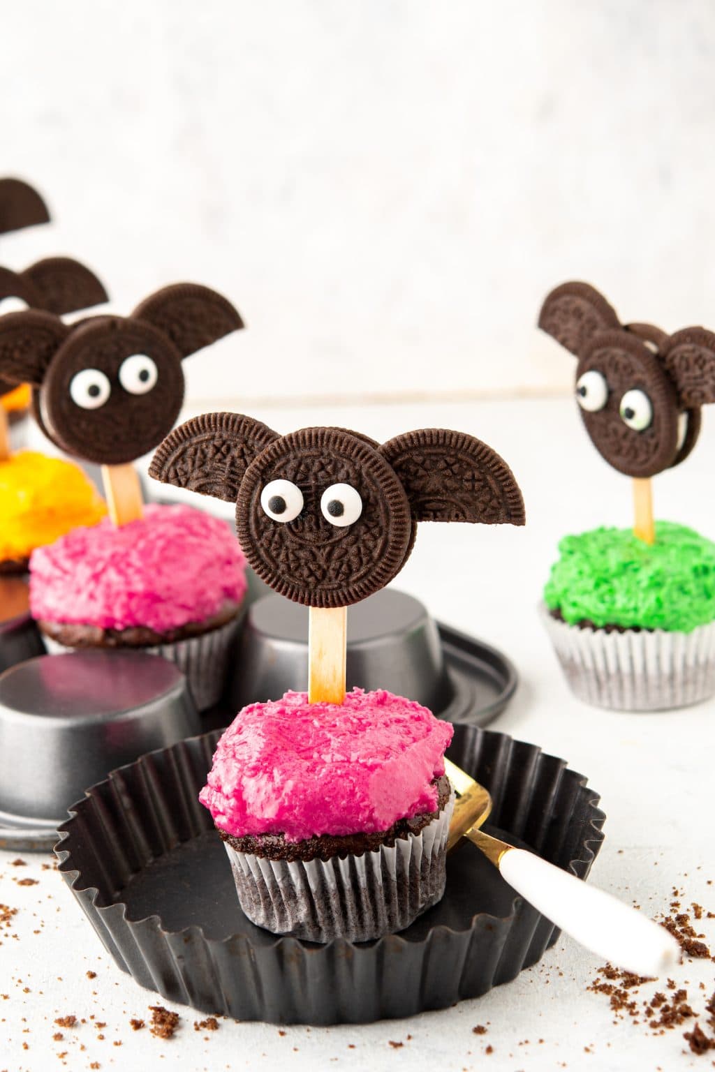 Halloween Bat Cupcakes Recipe (Oreo Bat Cupcakes)