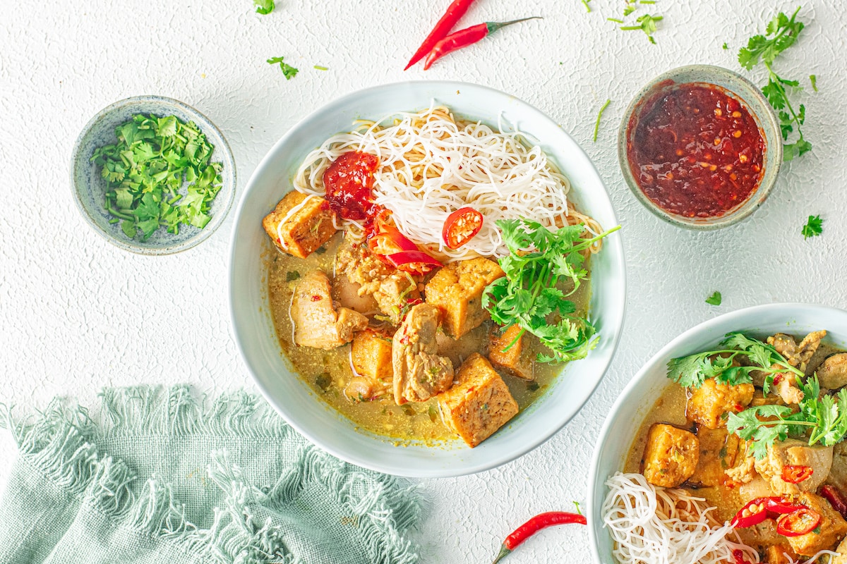 Easy Chicken Laksa Curry Recipe: 30 Mins Malaysian Curry
