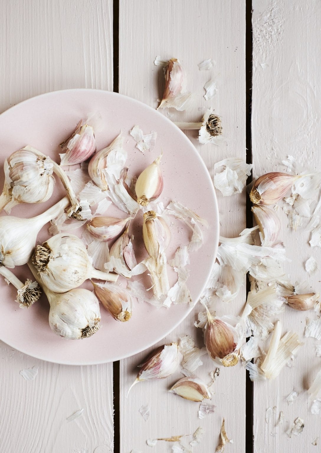 What Does Garlic Taste Like? Does Garlic Taste Good? - Food Plus Words