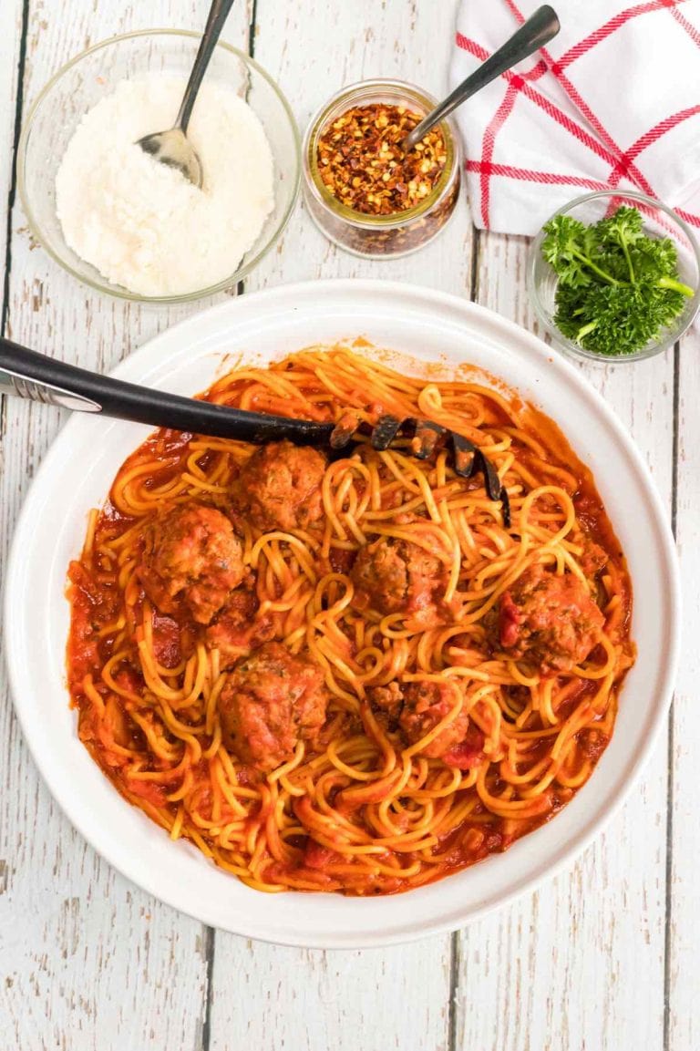 25+ Lunch Ideas for Coworkers That Are Perfect for Sharing and Showing Off!