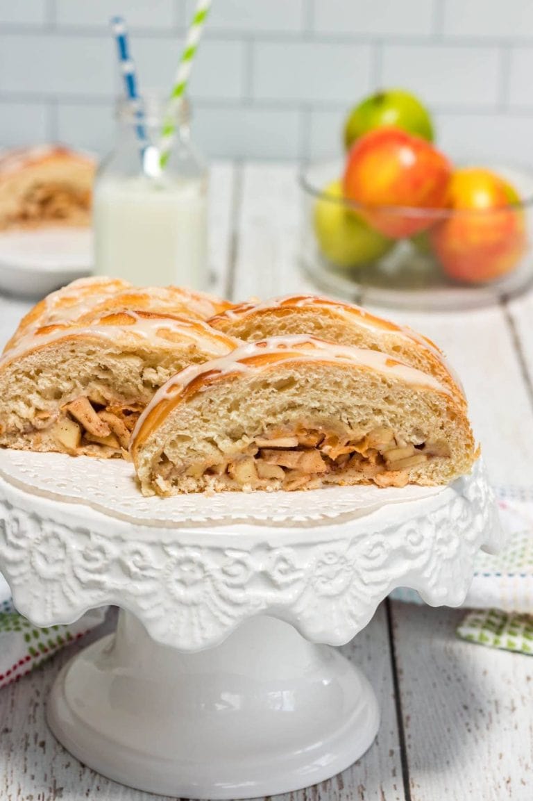 27+ Bridal Breakfast Ideas That’ll Have Your Bridal Party Obsessed!