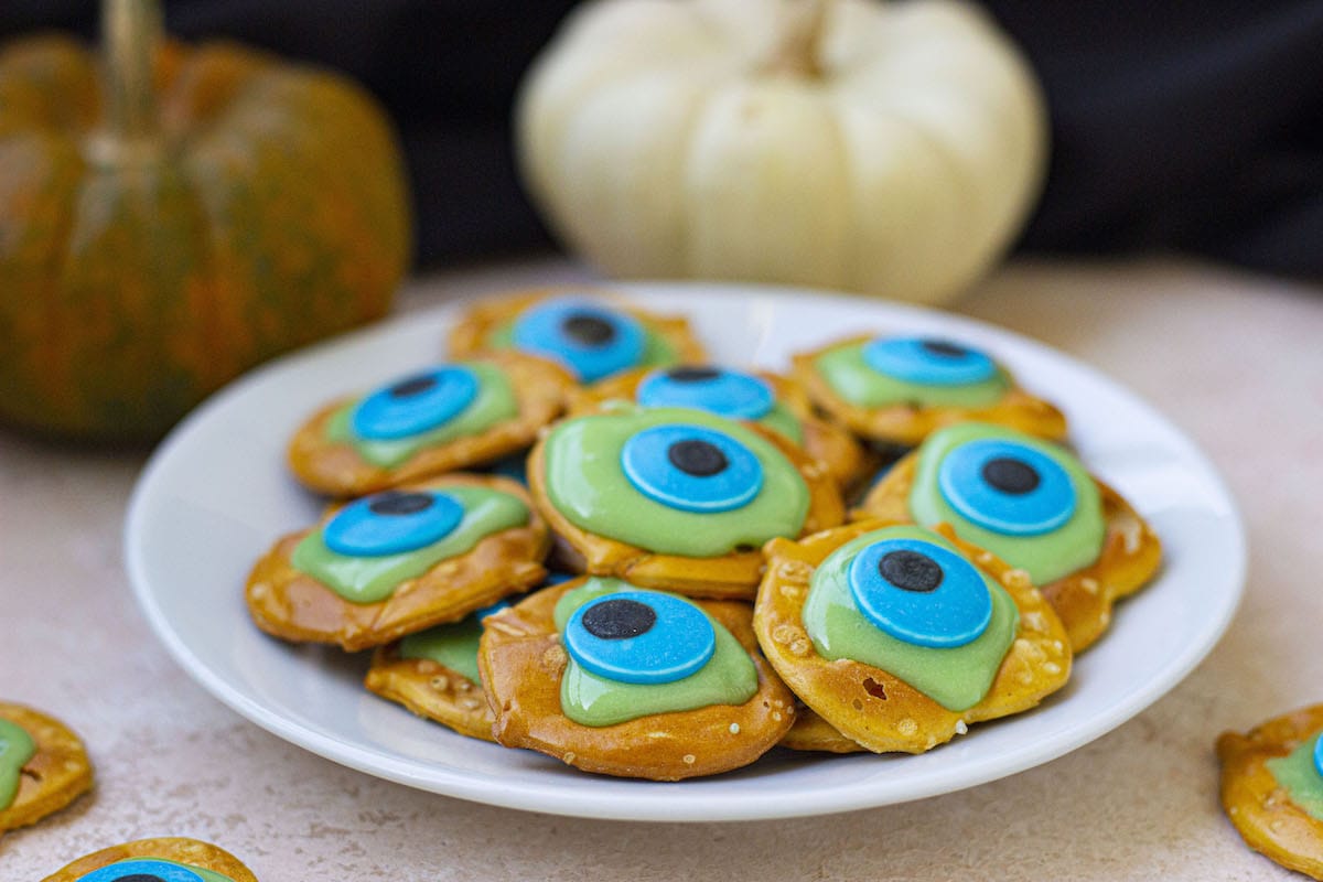 25 Halloween Potluck Ideas That’ll Have Guests Howling for More