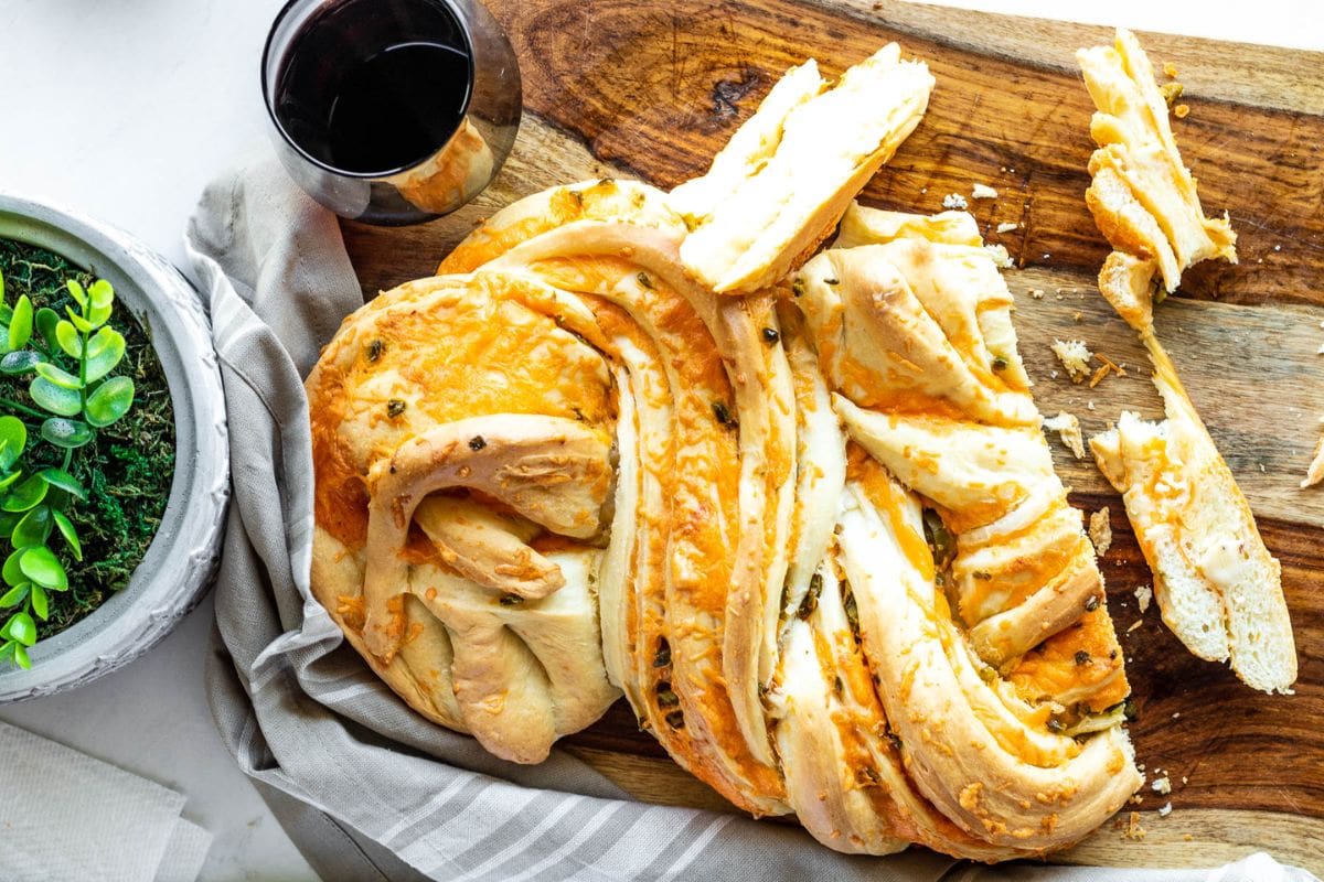25 Simple Bread Recipes For Your Thanksgiving Party!