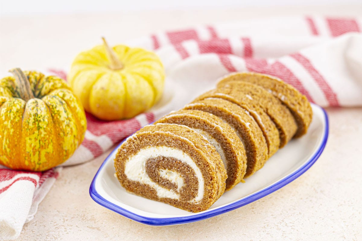 Best Pumpkin Roll Recipe