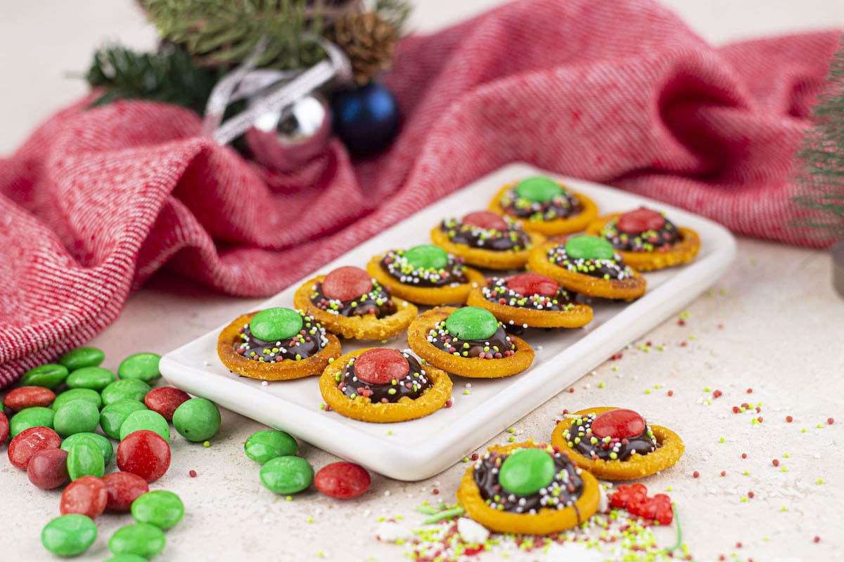 25 Friendsmas Food Ideas Your Friends Will Gobble Up Faster Than Cookies