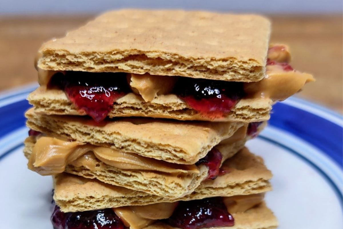 25 Ridiculously Simple 5 Minute Snacks For Busy Bees