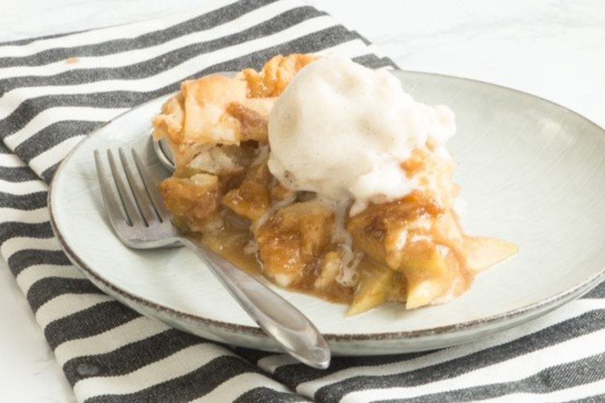 25 Thanksgiving Pies You Won't Be Able To Stop Eating - Food Plus Words