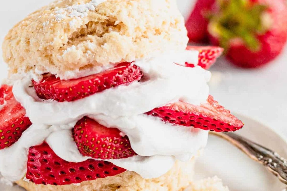 25 Spring Dessert Ideas To Welcome In The Warmer Weather - Food Plus Words