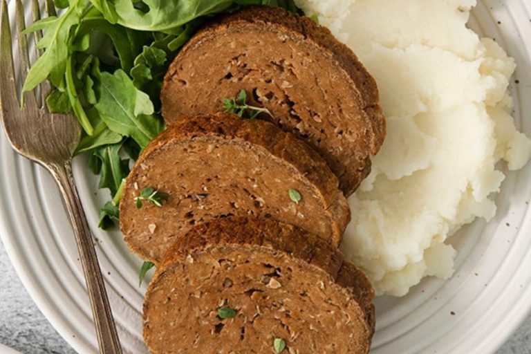 25 Friendsmas Food Ideas Your Friends Will Gobble Up Faster Than Cookies