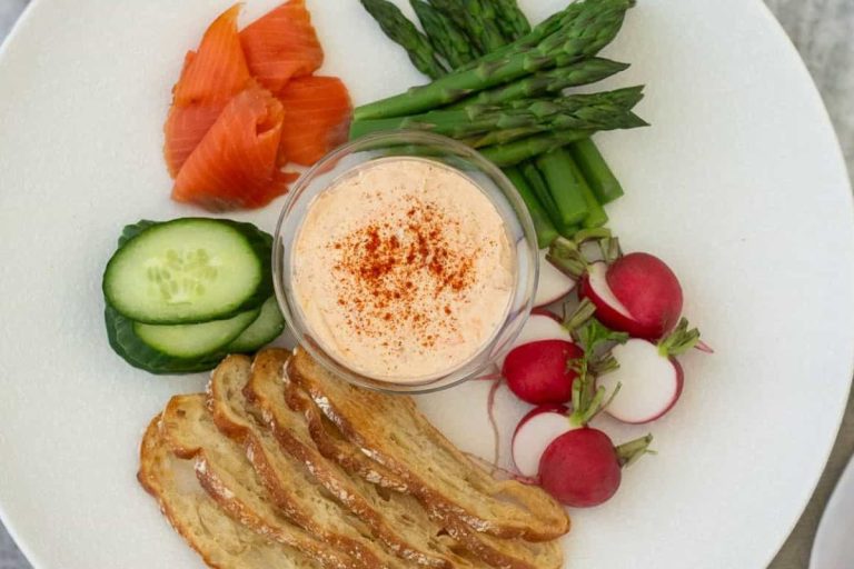 25 Summer Dips and Appetizers to Enjoy Under the Sun