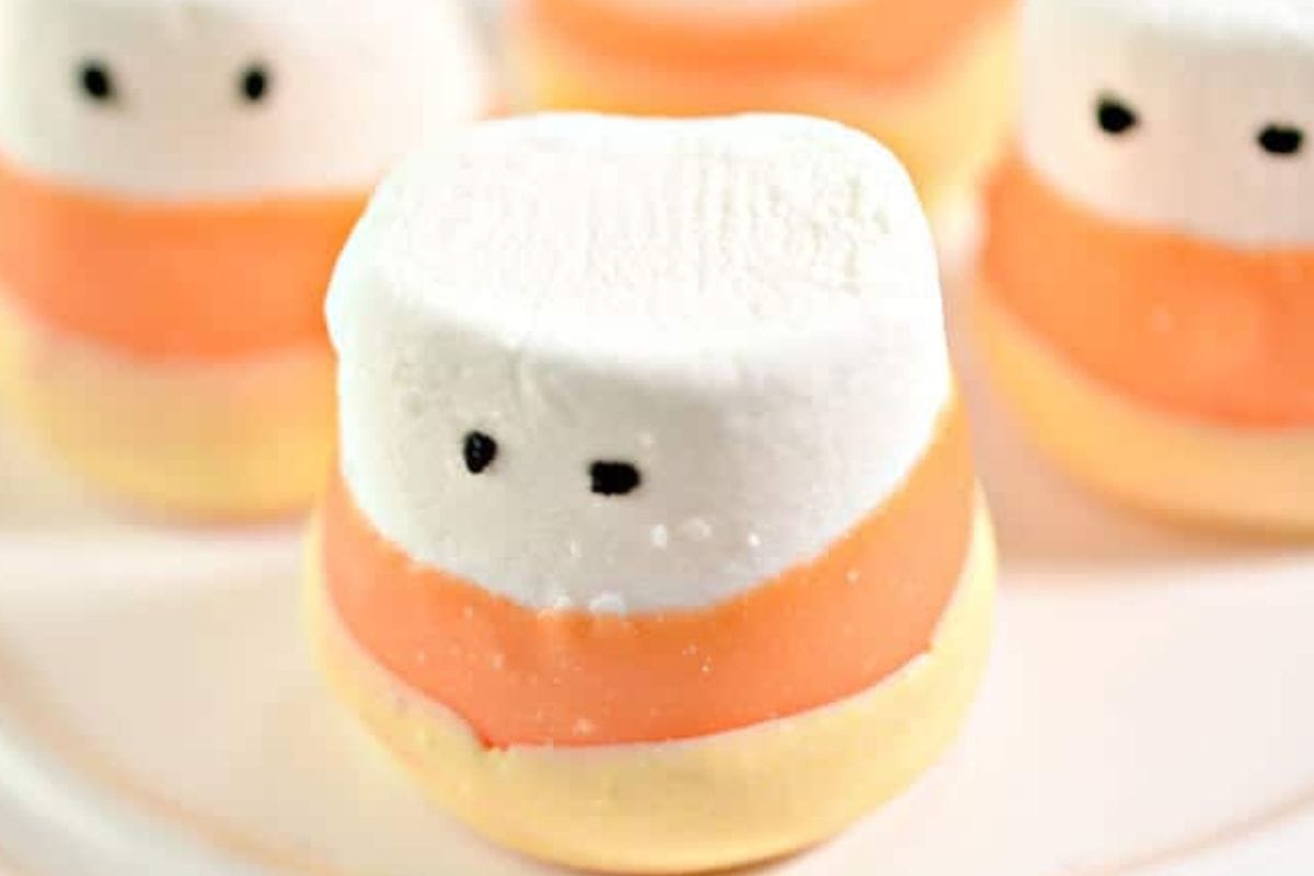 25 Halloween Party Foods So Tempting, Your Guests Won’t Stop at Just One