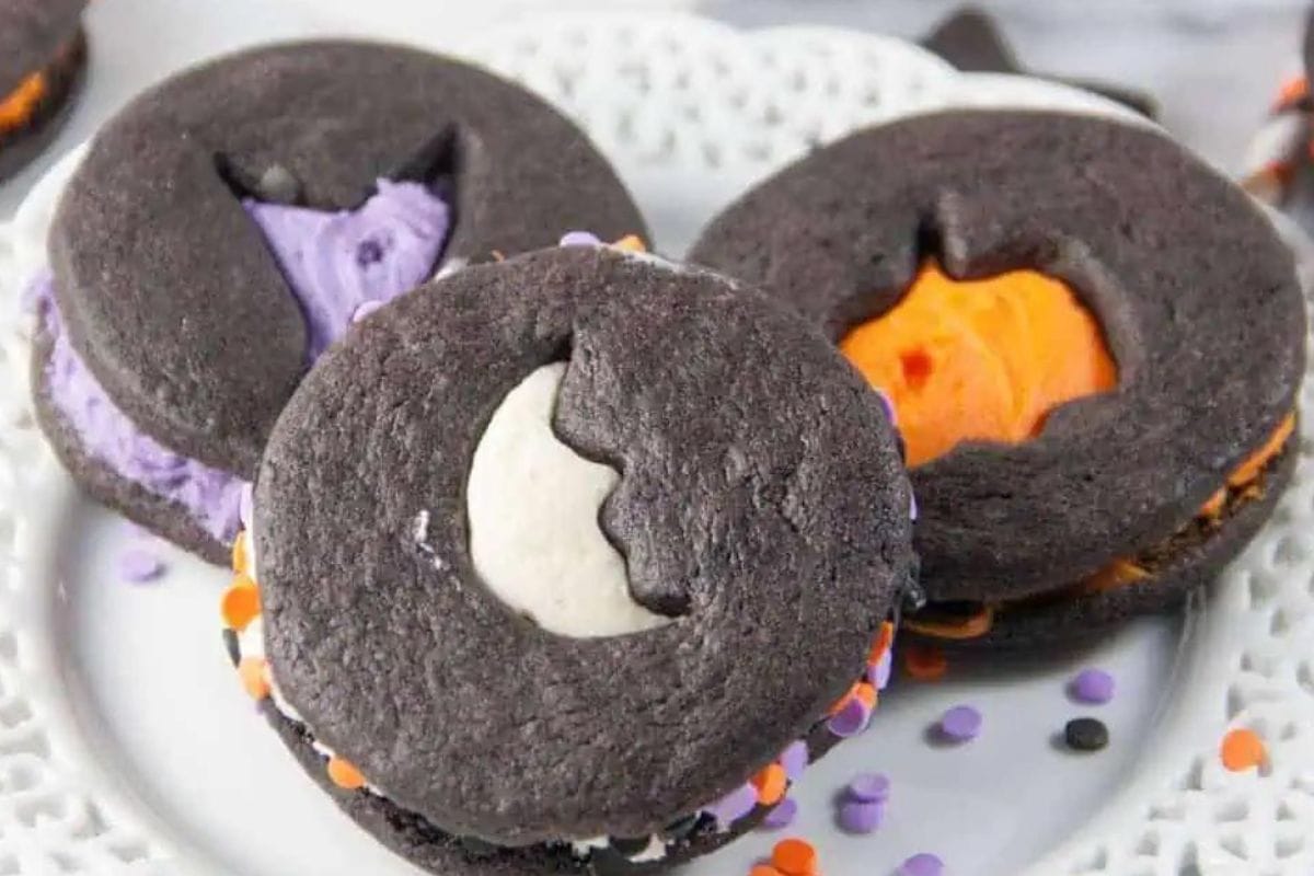 25 Halloween Cookies So Irresistible, They’ll Vanish Like Ghosts