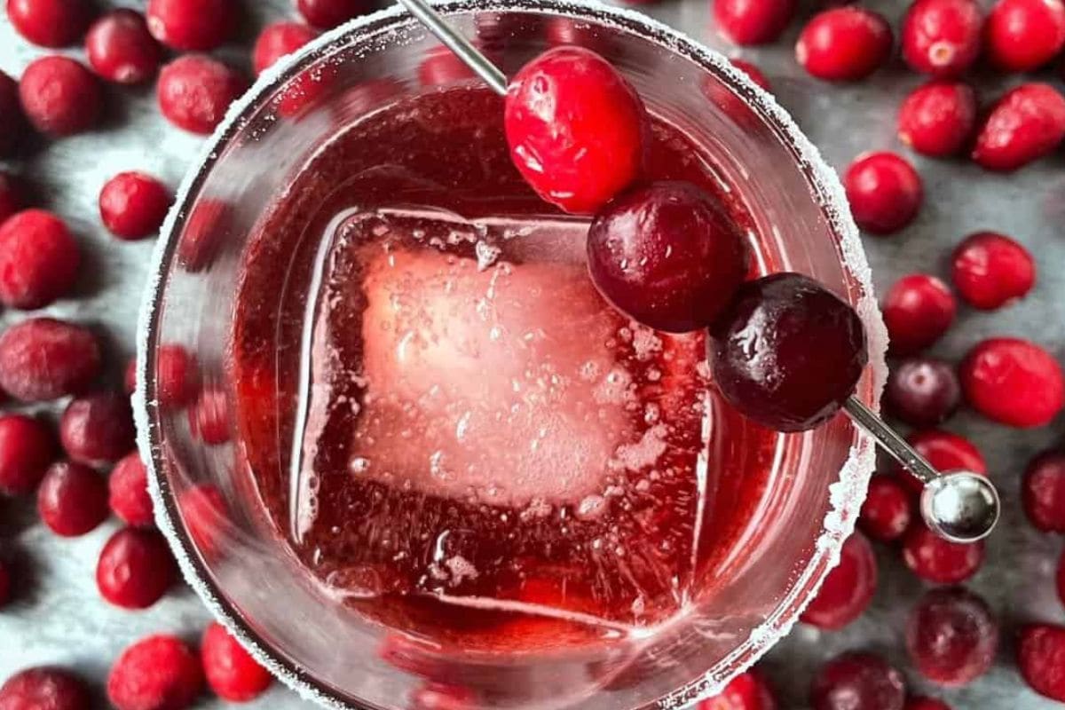 25 Fall Cocktails So Indulgent, You'll Feel Like You're at a Fancy Bar