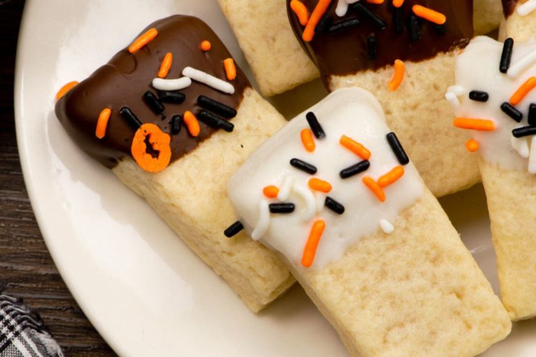 25 Halloween Cookies So Irresistible, They’ll Vanish Like Ghosts