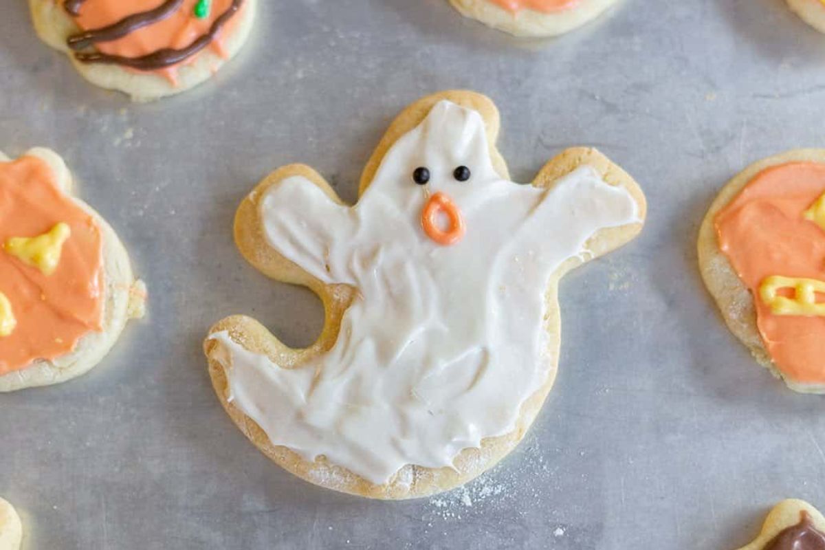 25 Halloween Cookies So Irresistible, They’ll Vanish Like Ghosts