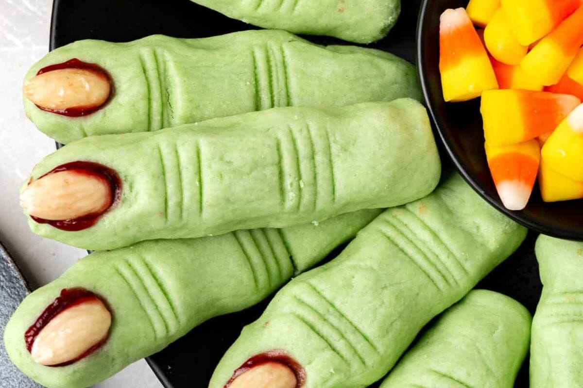 25 Halloween Finger Foods That’ll Have Guests Howling for More - Food ...