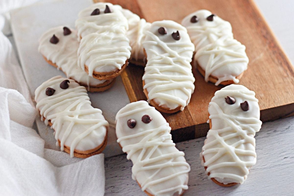 25 Halloween Cookies So Irresistible, They’ll Vanish Like Ghosts