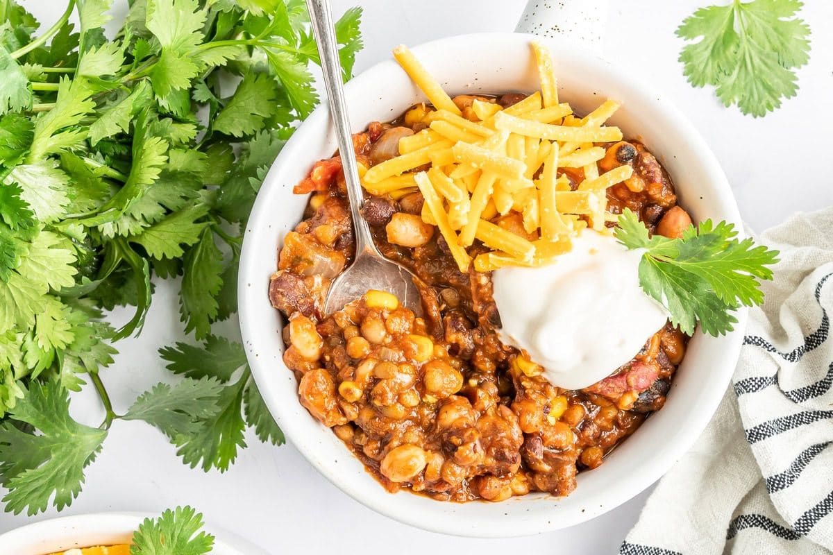 25 Crock Pot Chili Recipes That Will Have Everyone Coming Back for ...