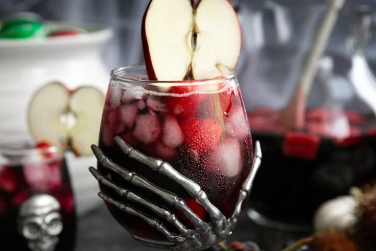 25 Halloween Drink Ideas To Brew Up for Hauntingly Good Time - Food ...