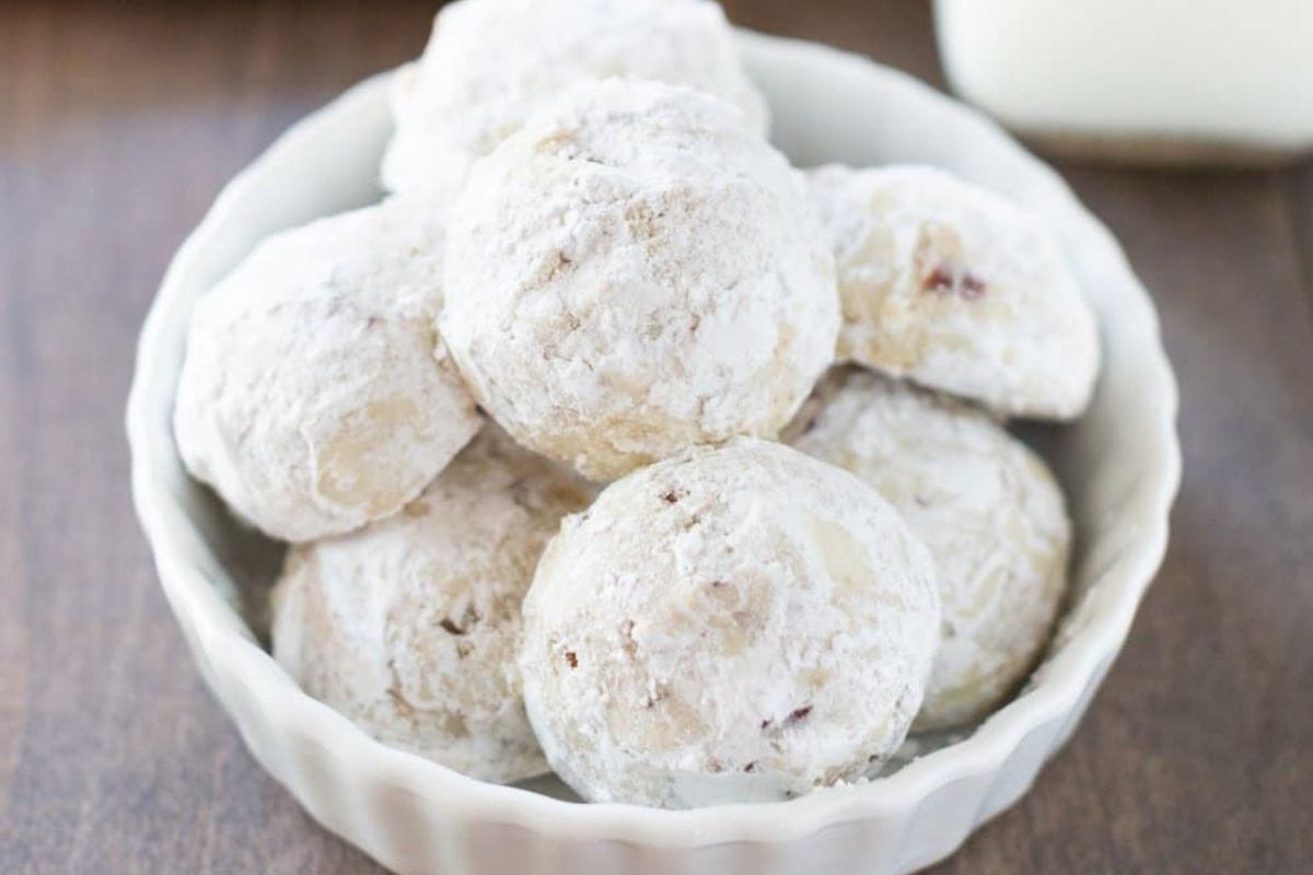 25 Easy Christmas Cookie Recipes That'll Make The Holidays Sweeter ...