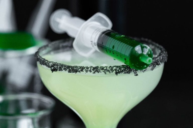 25 Halloween Drinks So Easy, You’ll Want to Serve Them at Every Party