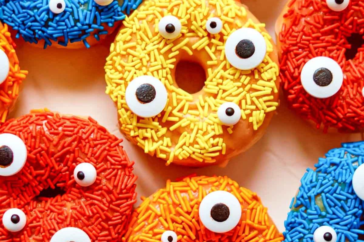 25 Spooky Treats for Halloween So Creative, Your Guests Won’t Believe ...