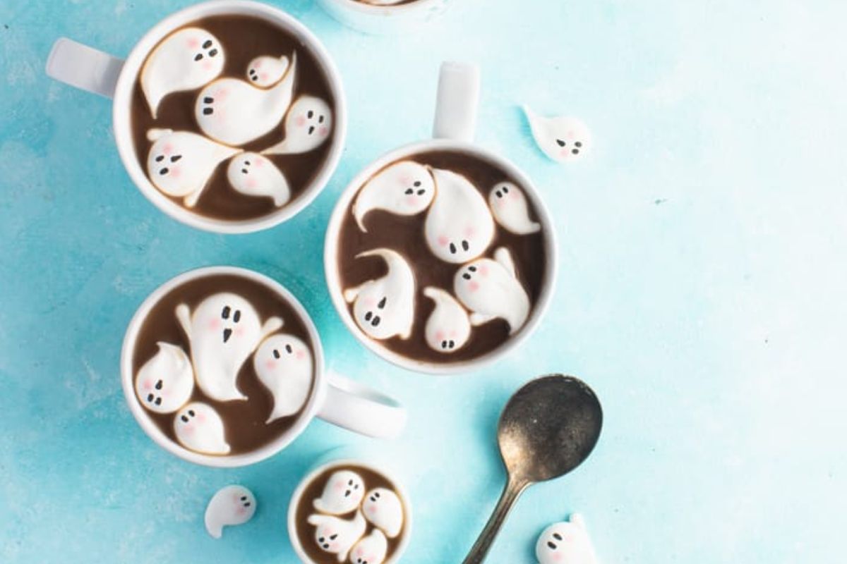 25 Spooky Treats for Halloween So Creative, Your Guests Won’t Believe ...