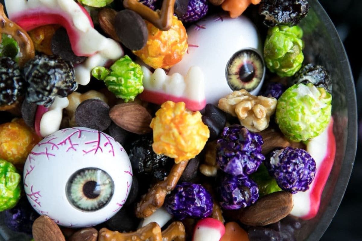 25 Halloween Potluck Ideas That’ll Have Guests Howling for More