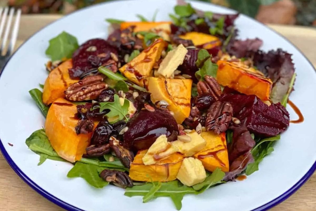 25 Fall Salads So Amazing, They’ll Steal the Spotlight at Any Dinner