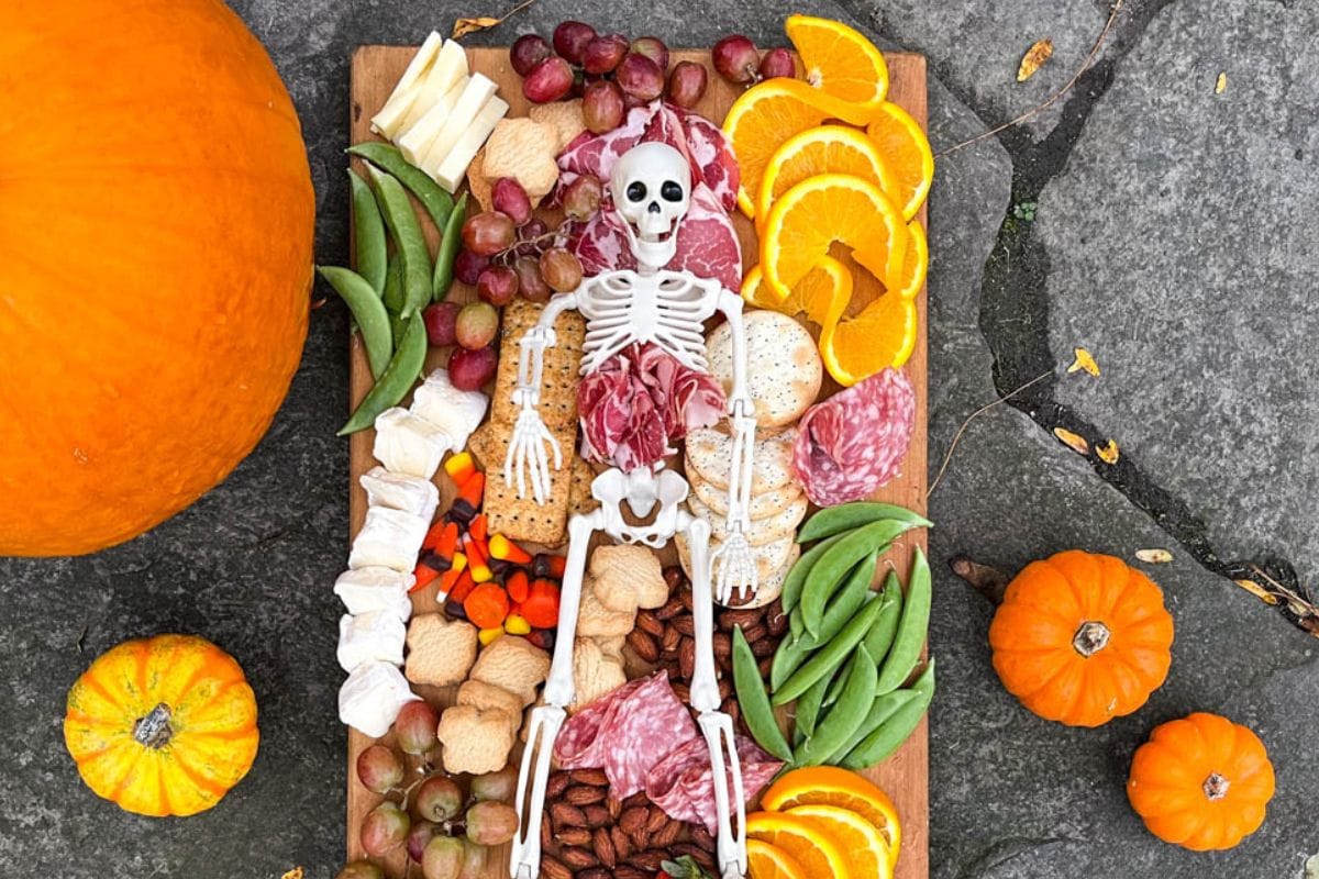 25 Halloween Party Food Ideas Appetizers So Good, They’ll Keep the ...