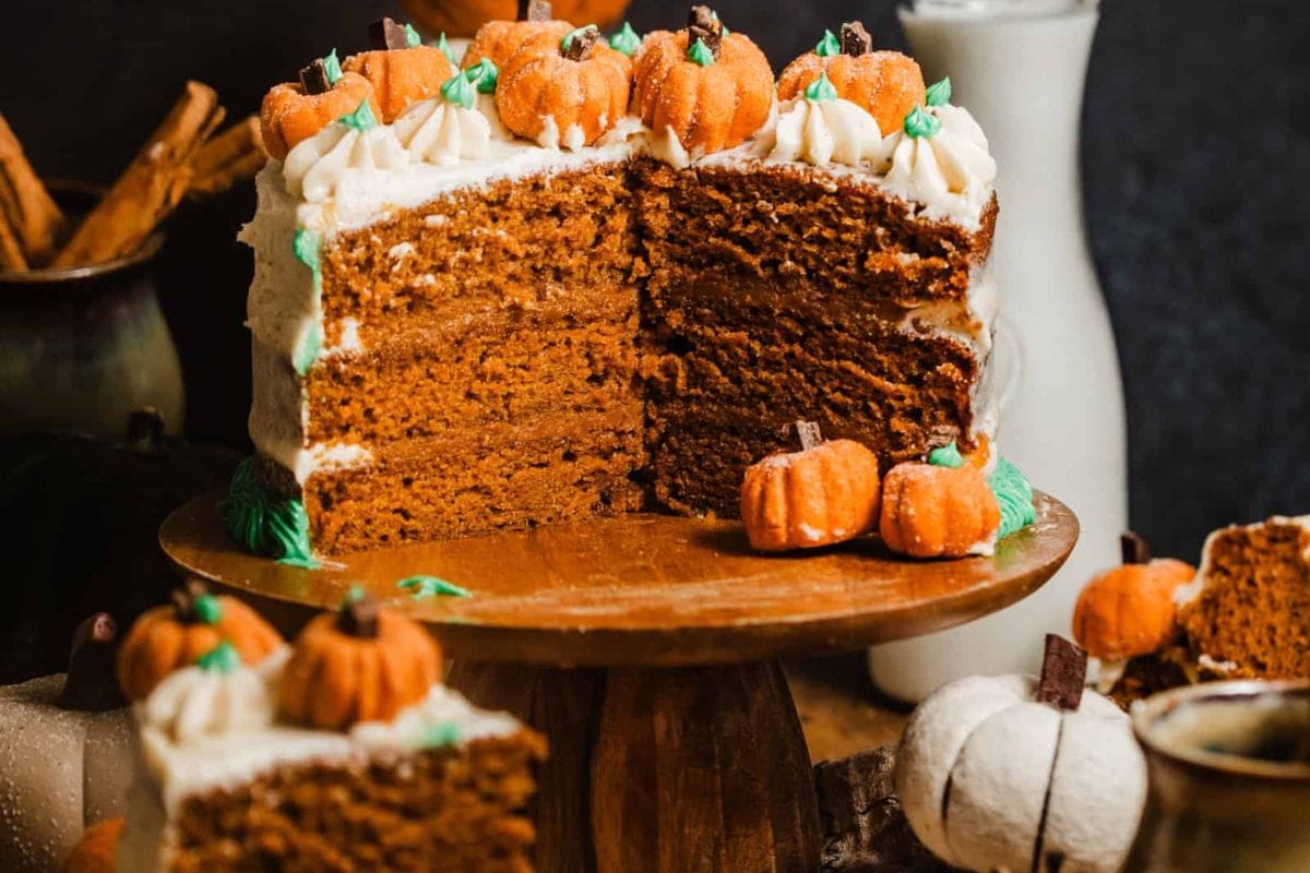 25 Thanksgiving Cakes That Will Rival Any Pie - Food Plus Words
