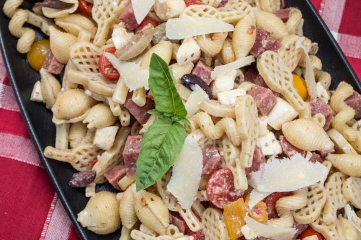 25 Work Potluck Ideas So Good Coworkers Will Be Jealous They Didn't ...