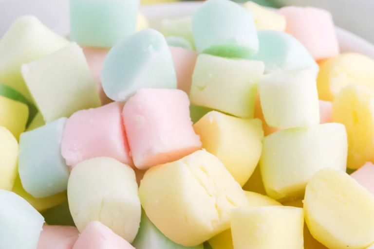 25 Wedding Desserts So Charming, They’ll Be a Part of Your Love Story