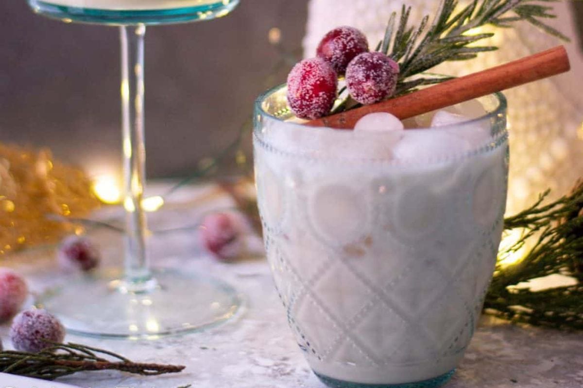 25 Xmas Drinks That Will Lift Your Holiday Spirits - Food Plus Words