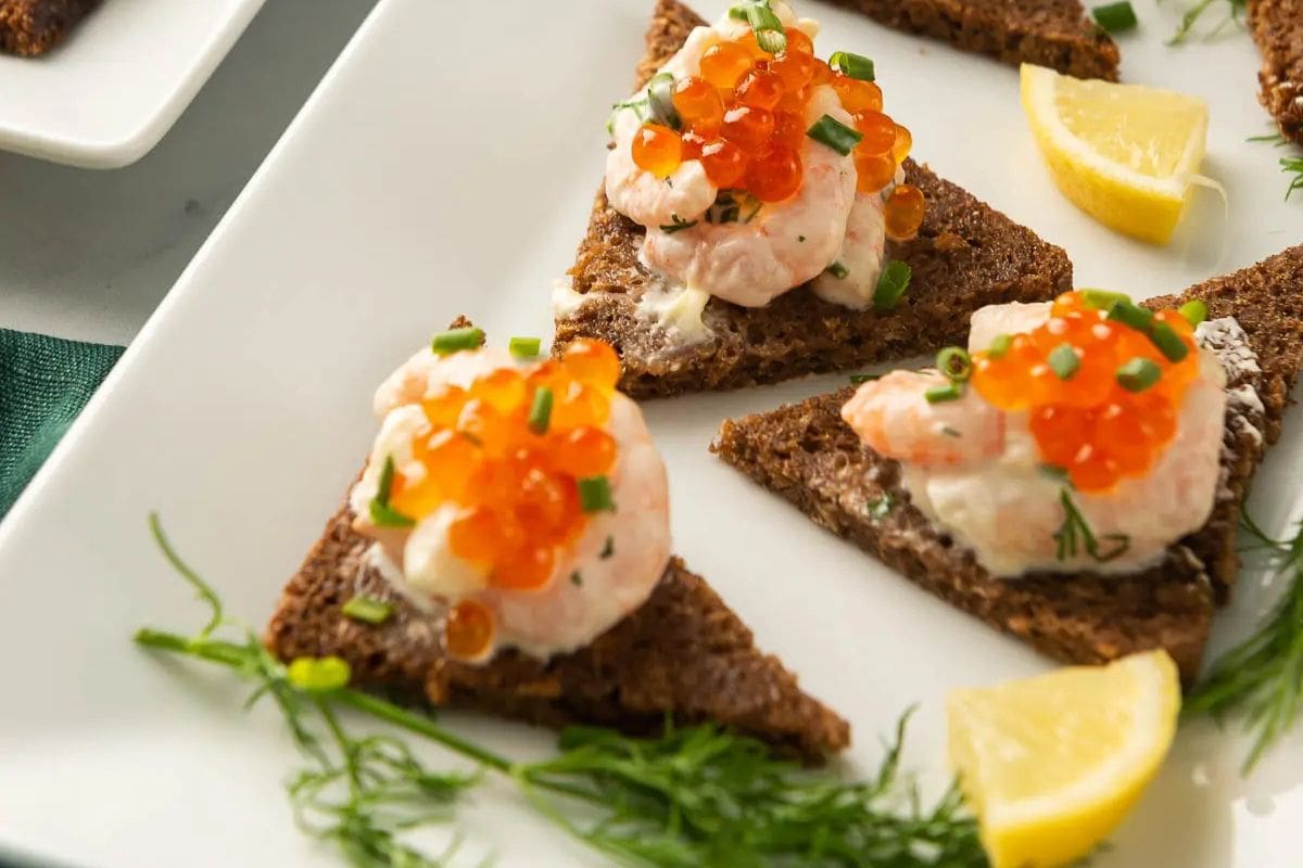 25 Christmas Dinner Appetizers That Will Have Guests Coming Back For ...