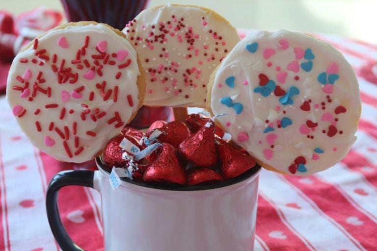 25 Valentines Day Snacks Everyone Will Adore