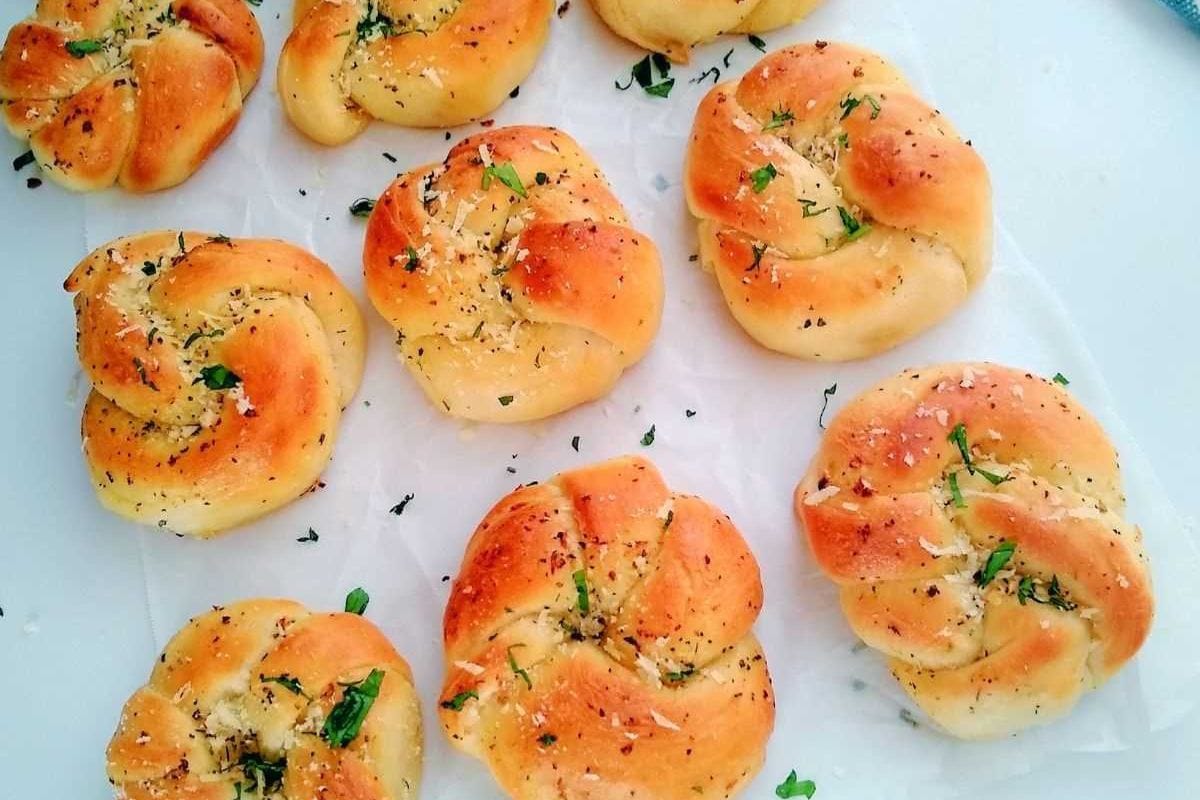 25 Soup Side Dishes That'll Help Make A Complete Meal - Food Plus Words