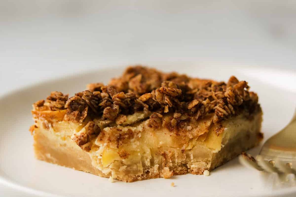 25 Apple Dessert Recipes That Turn Everyday Apples Into Magic - Food ...