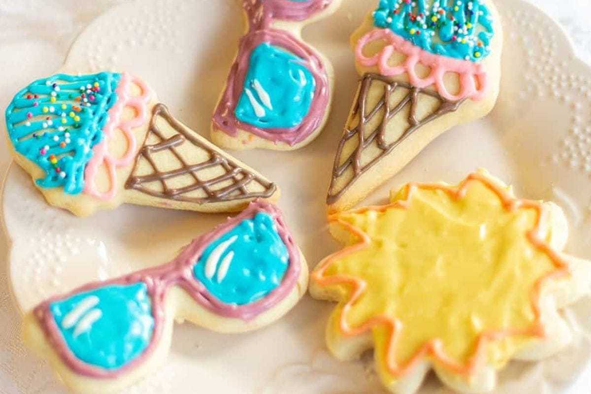 25 Beach Desserts That Can Handle the Heat and the Sand
