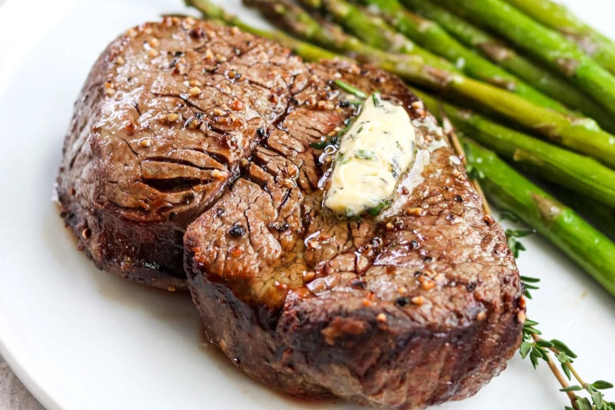 15 Filet Mignon Recipes Perfect for Date Night or Special Dinners ...